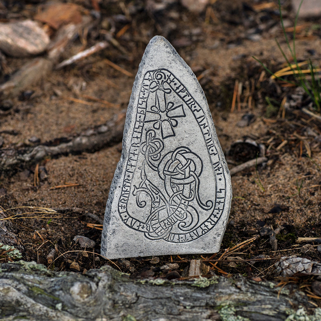 Mjolnir Runestone