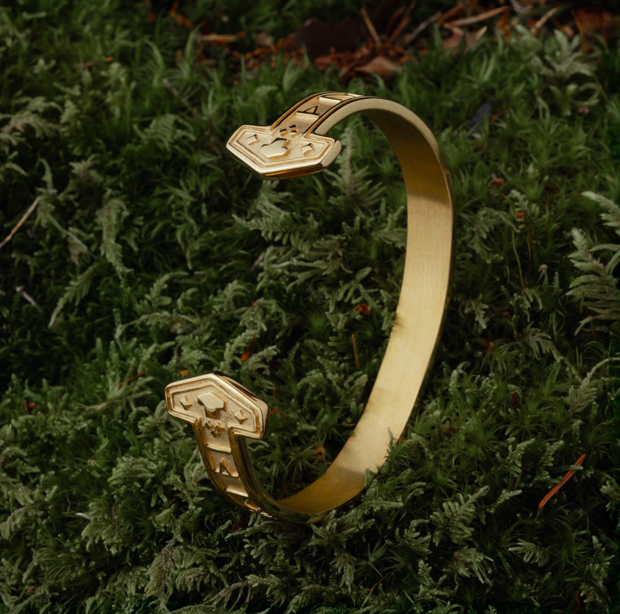 Thor Cuff, Gold Plated – Grimfrost