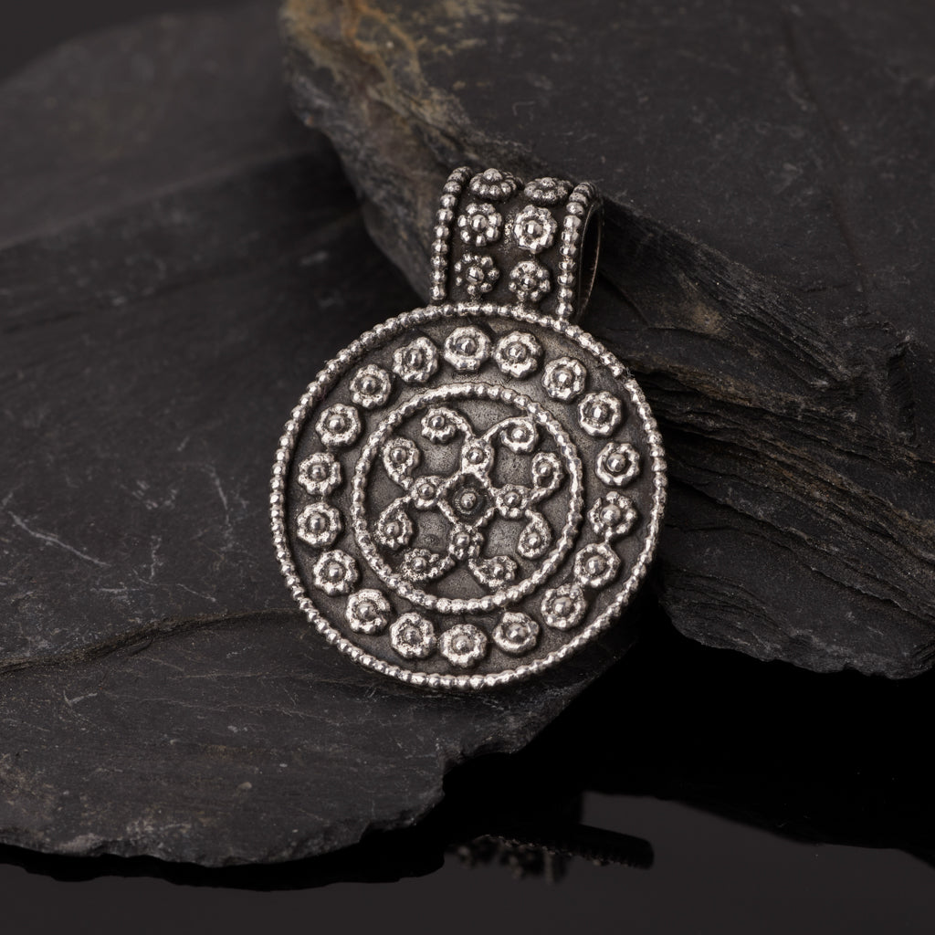 Premium Skane Pendant, Silver – Grimfrost